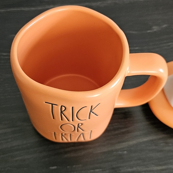 Rae Dunn | Holiday | Rae Dunn Trick Or Trick Mug With Ghost Topper ...